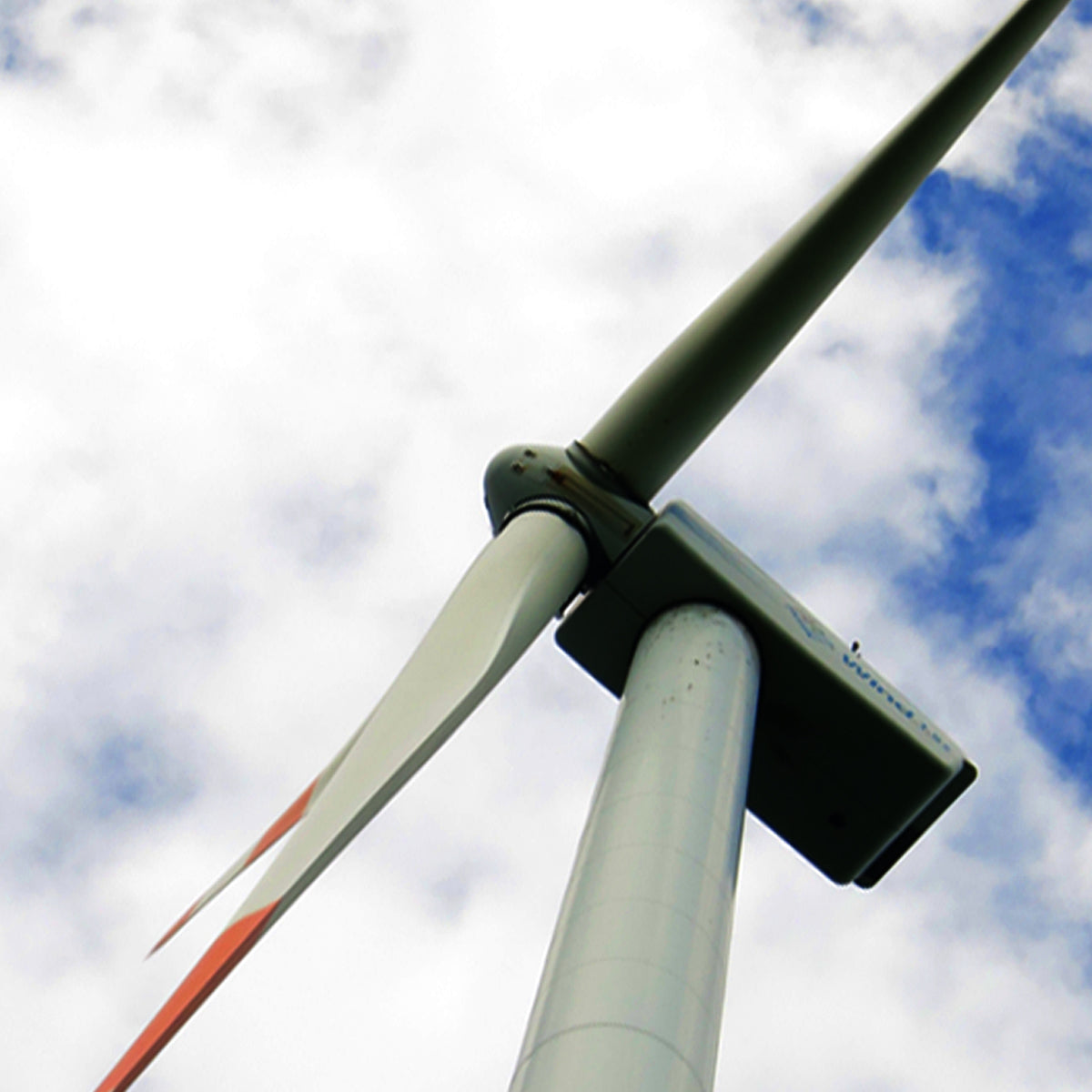 Detunized - Wind Turbines | Sound Ideas